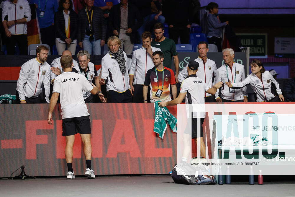 Kevin Krawietz and Tim Puetz and Team Germany after the defeat, L R ...
