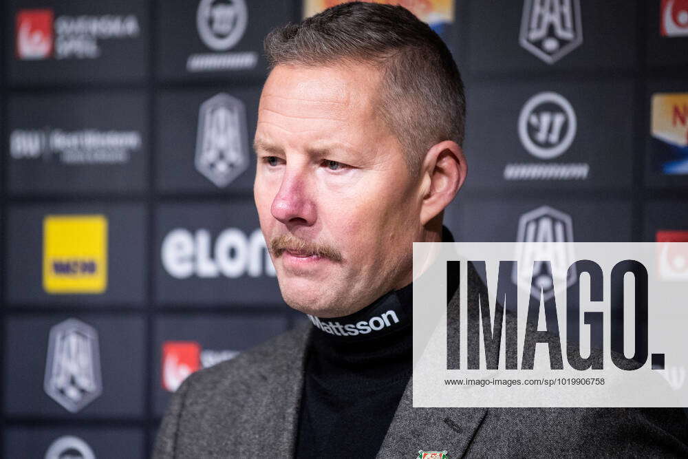 221129 Moras coach Johan Hedberg depresses during a press conference ...