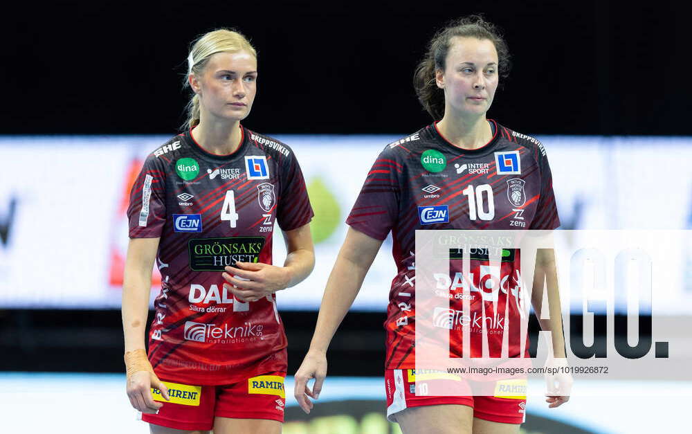 221130 Skövdes Matilda Forsberg and Julie Berg depress after the ...