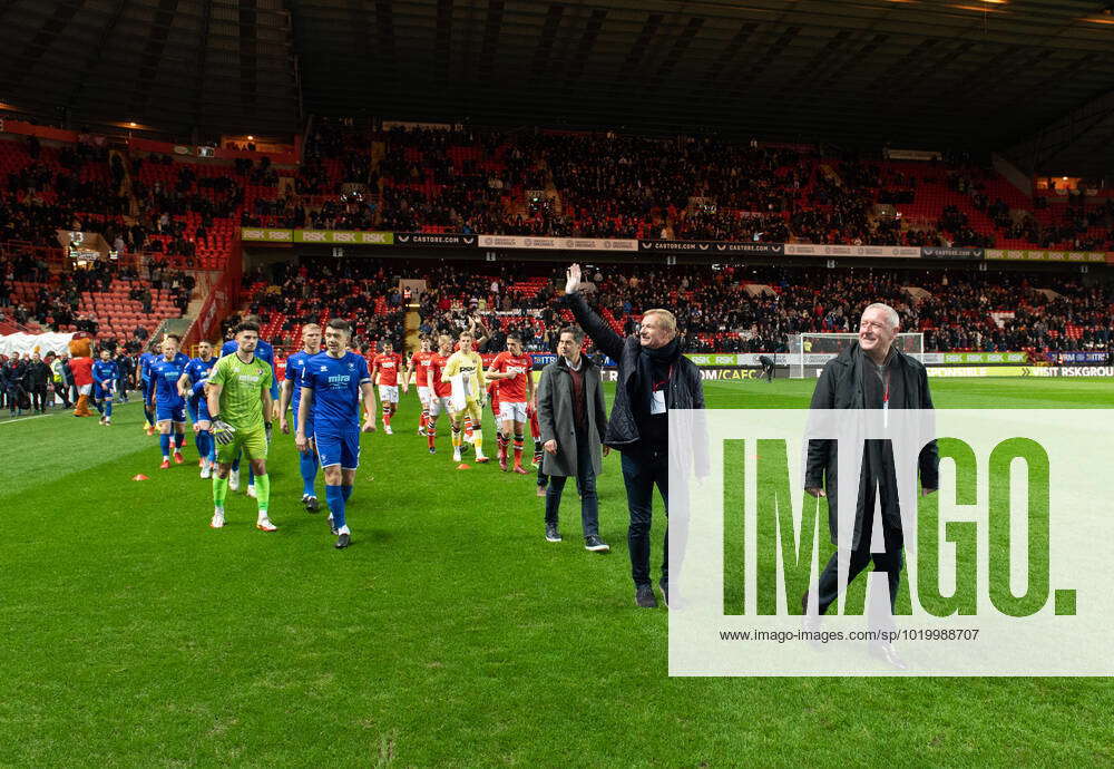 Charlton Athletic v Cheltenham Town Sky Bet League 1 Roger Alwen leads ...