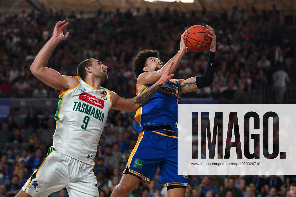 NBL BULLETS JACKJUMPERS, DJ Mitchell of the Bullets shoots the ball ...