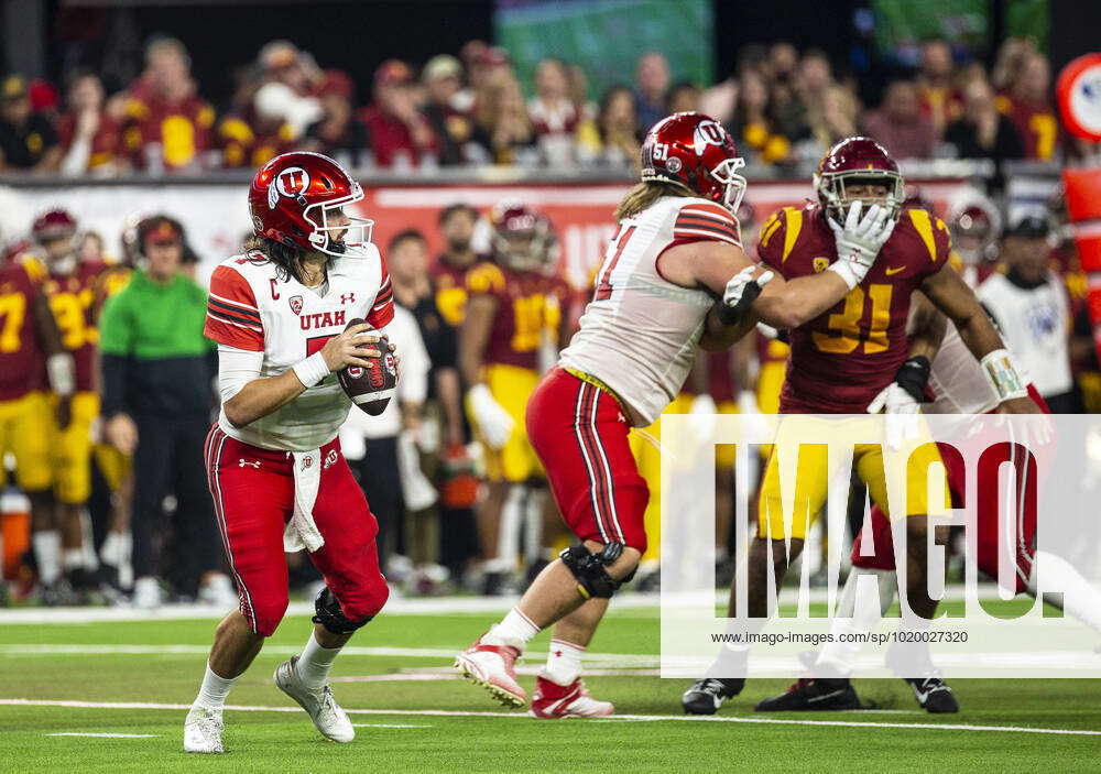December 02 2022 Las Vegas, NV U.S.A. Utah Utes quarterback Cameron ...
