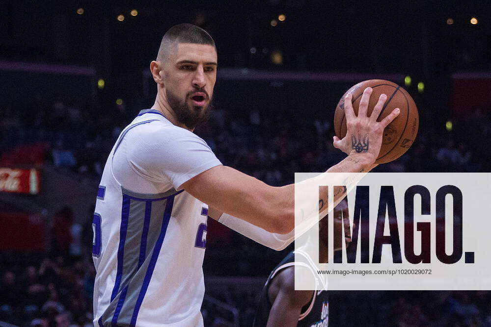 December 3, 2022, Los Angeles, California, USA: Alex Len 25 of the ...