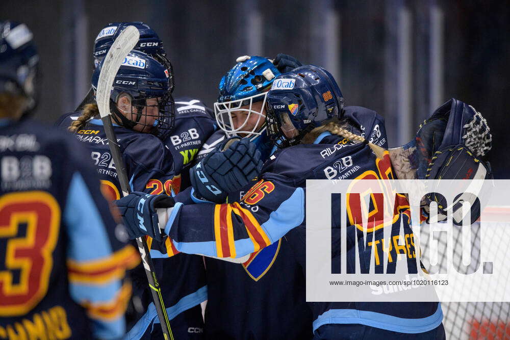 221207 Djurgardens Selma Tyreskog, Maria Lindberg and goalie Ida Boman ...