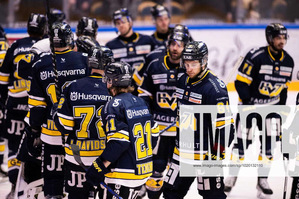 221208 HV71s players depress after the ice hockey match in the SHL between HV71 and Örebro on