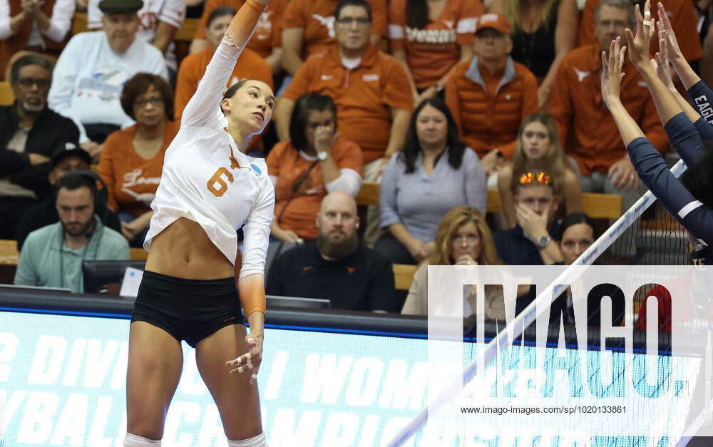 December 8, 2022: Texas outside hitter MADISEN SKINNER (6) during an ...