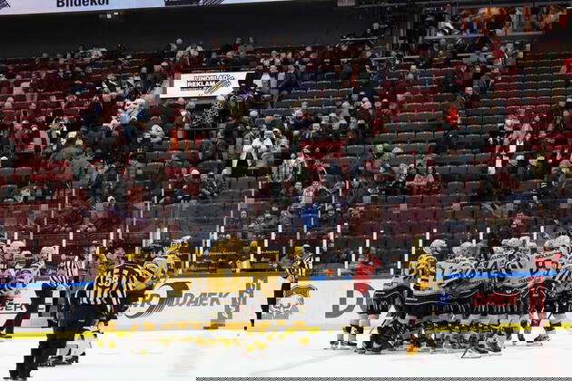 MALMÖ 20221208 Skellefteas players celebrate after Thursdays victory in the SHL ice hockey match