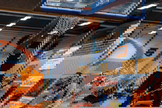 Daniel Mayr wiha Panthers Schwenningen, 42 Melkisedek Moreaux ART ...