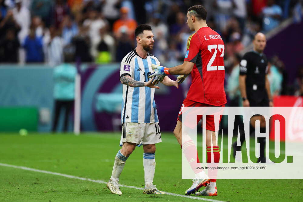 (L to R) Lionel Messi, Emiliano Martinez (ARG), DECEMBER 9, 2022 ...