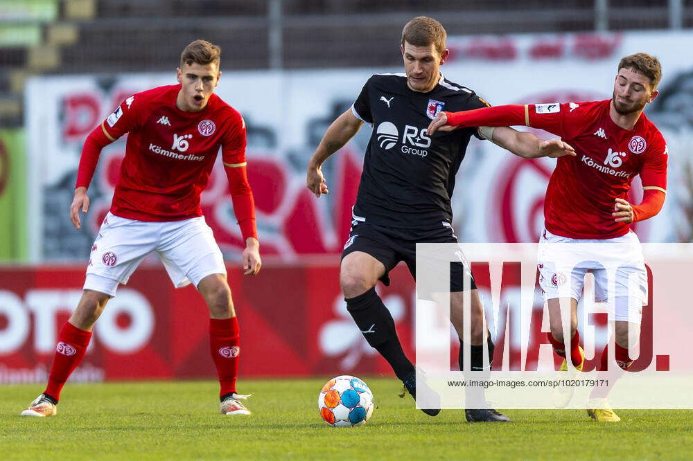 Duel between Patrick Schaaf 13, SG Barockstadt Fulda Lehnerz and ...