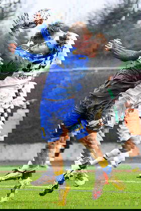 v li Vincent Geimer FC Düren, 11, Phil Kemper BMG II, 22, header ...