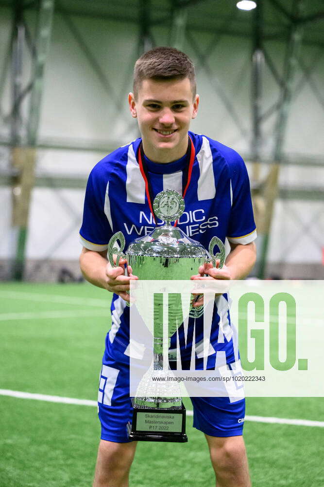 221211 IFK Gothenburgs Leo Radakovic celebrates with the trophy after ...