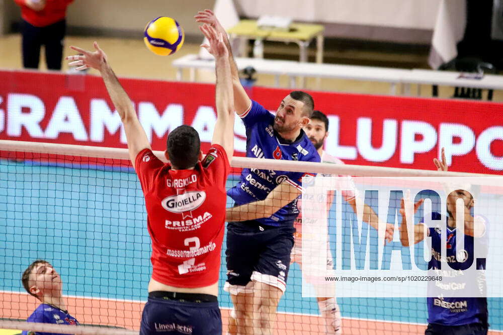 Marco Vitelli Allianz Milano attack. during Gioiella Prisma Taranto vs ...