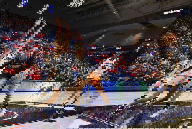 SPOKANE, WA - DECEMBER 11: UC Davis Aggies forward Tess Sussman (1 ...