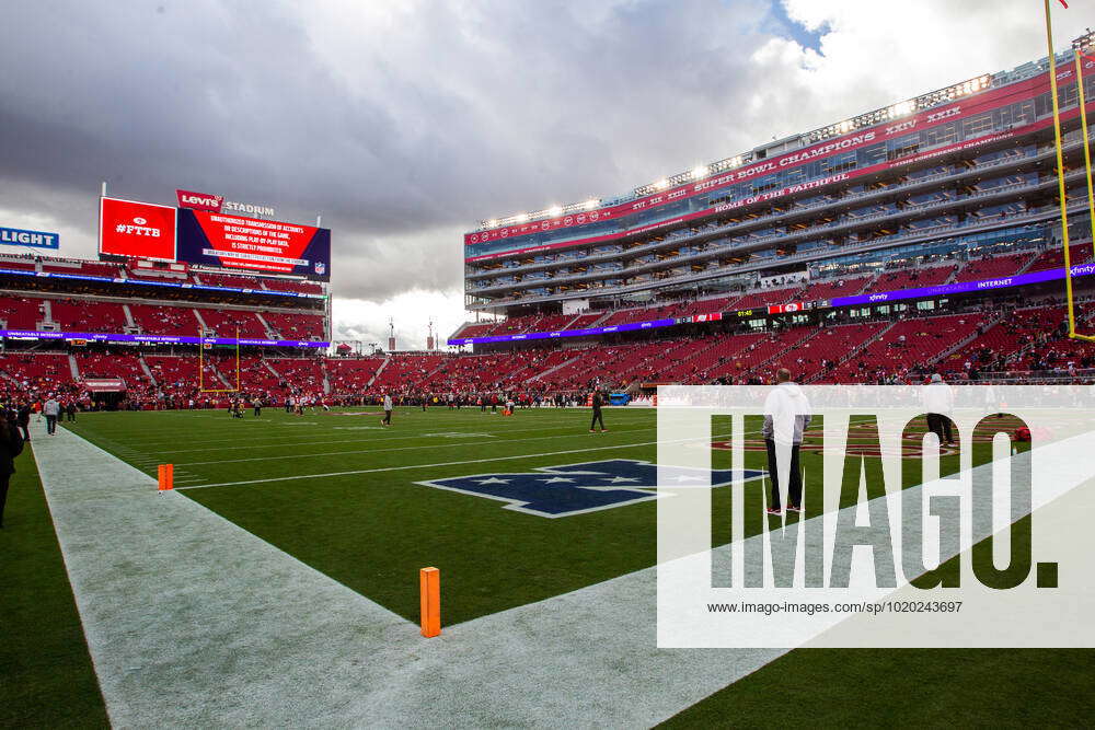 SANTA CLARA, CA - DECEMBER 11: An overview of the field before an NFL ...