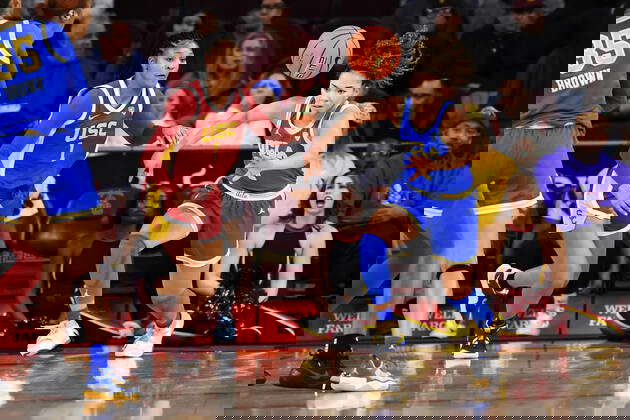 LOS ANGELES, CA - DECEMBER 15: USC Trojans guard Destiny Littleton (11 ...