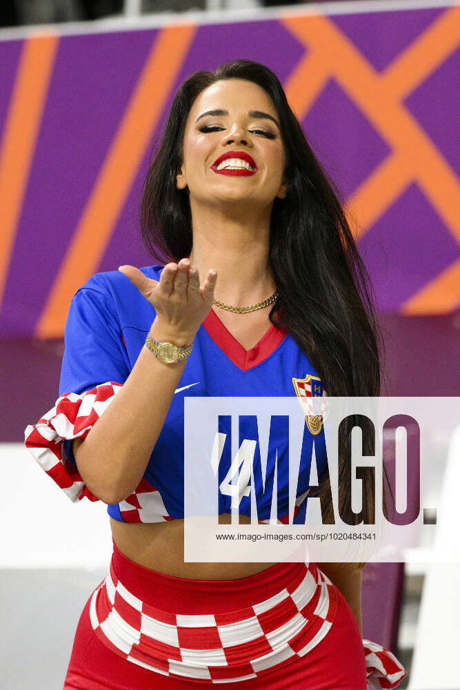 Ivana Knoll - sexy Supporters de la Croatie - ambiance FOOTBALL ...