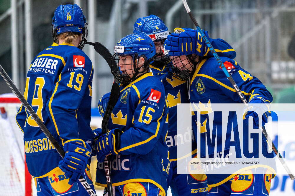 221217 Lisa Johansson, Annie SilÃ n and LinnÃ a Andersson of Sweden ...