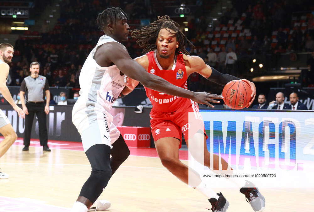 33 Freddie Gillespie FCBB vs 8 Jilson Bango Braunschweig duel ...