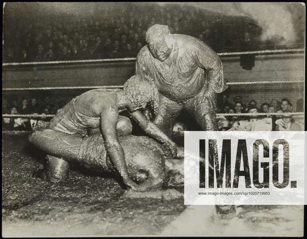 PALPN THESE GIRLS LIKE EXERCISE WITH THEIR MUD PACK ! Mildred Burke of ...