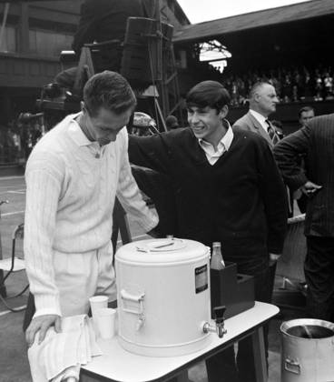 TENNIS PLAYER MIKE SANGSTER TAKING SIP OF WATER IN LONDON ; 5 AUGUST