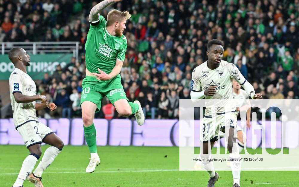 Gaetan Charbonnier (saint-etienne) vs Emmanuel Ntim (caen) FOOTBALL ...