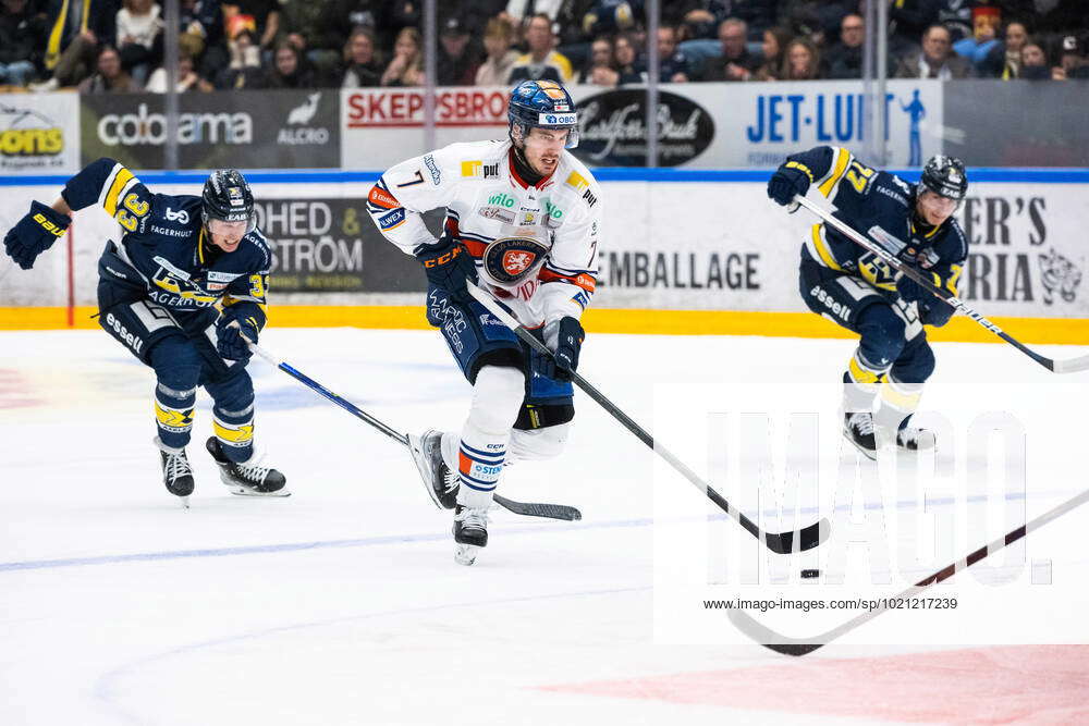 221230 Växjös Hardy Häman Aktell during the ice hockey match in the SHL between HV71 and Växjö on