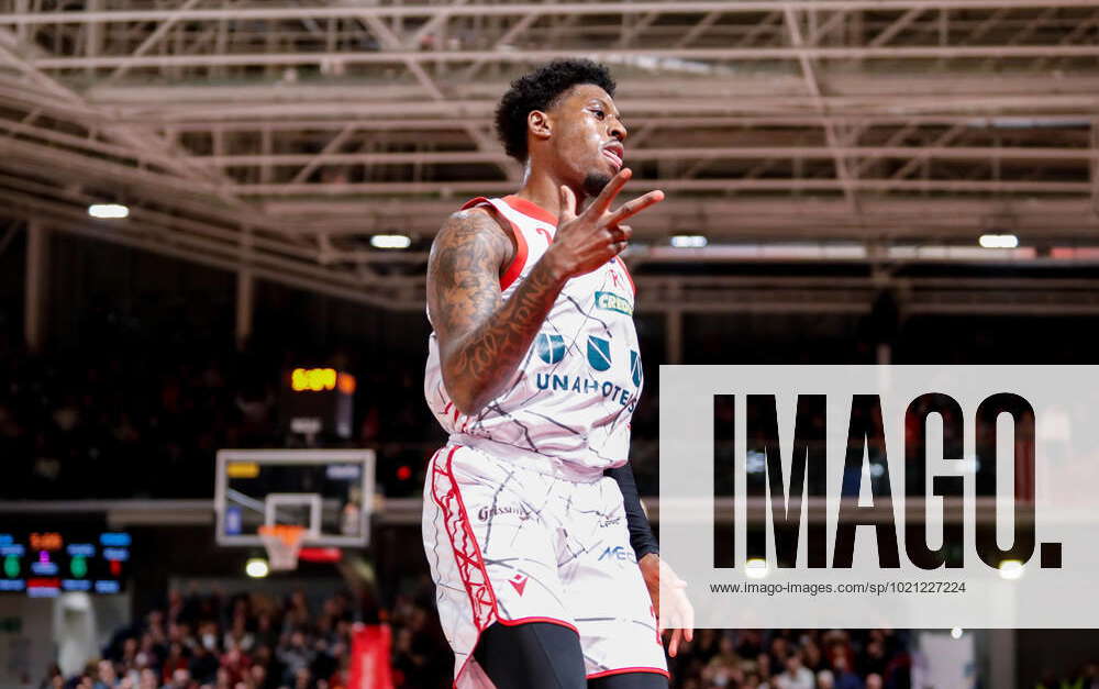 Reggio Emilia v Pesaro - Italian Basketball A Serie Sacar Anim ...