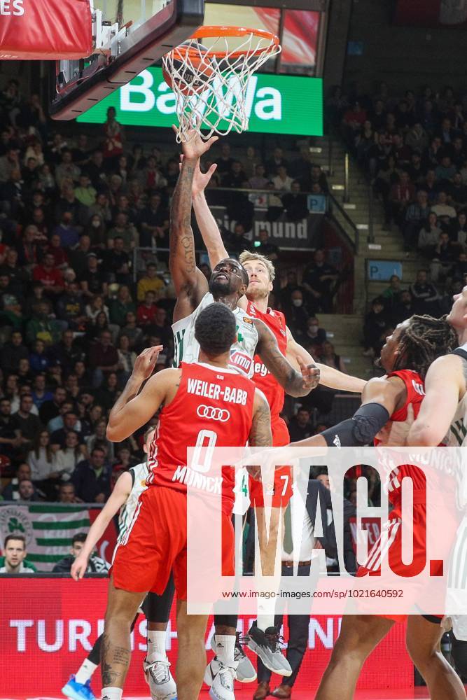 in duel, action, with Dwayne Bacon 24 Panathinaikos Athens, Nick Weiler ...