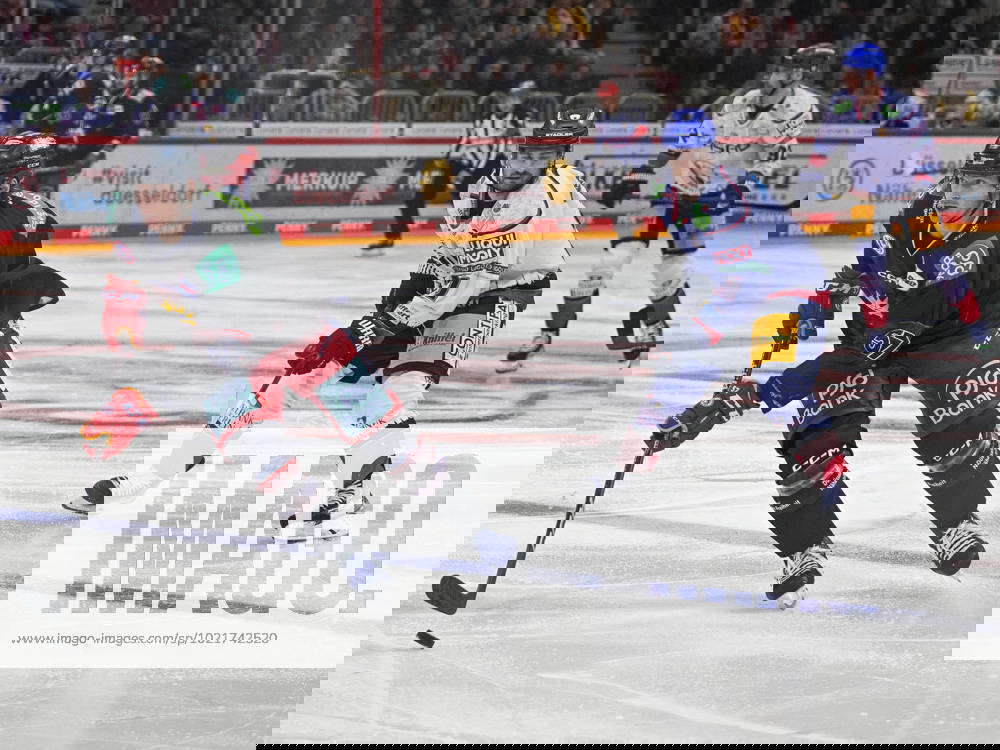 Paul Bittner Duesseldorfer EG, 57 drives on the Berlin goal Behind ...