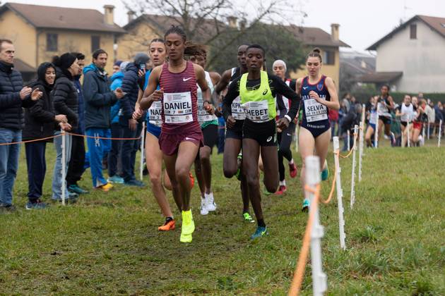 Rahel Daniel (Eri) and Mirriam Chebet (Ken