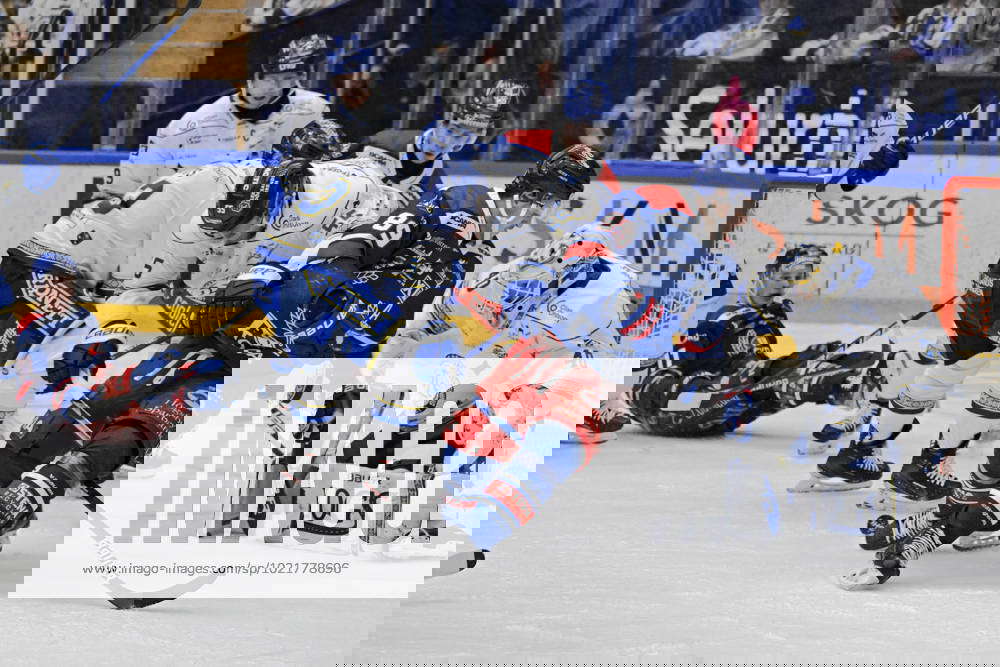 LEKSAND 20230107 Oskarshamns Patrik Karlkvist in front of Leksands ...