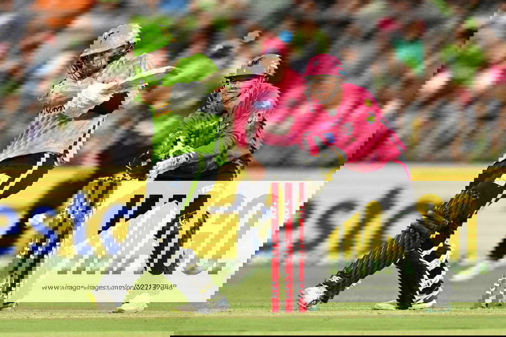 CRICKET BBL THUNDER SIXERS, Alex Ross of the Thunder batting during the ...