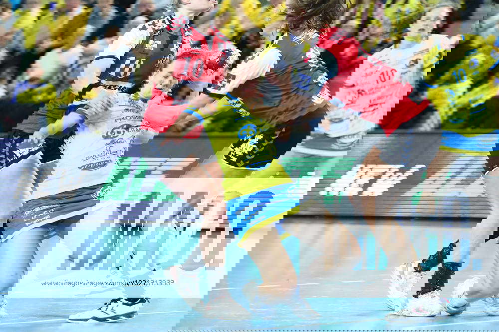 Debbie Bont (Metz Handball) HANDBALL : Metz Handball vs Team Esbjerg ...