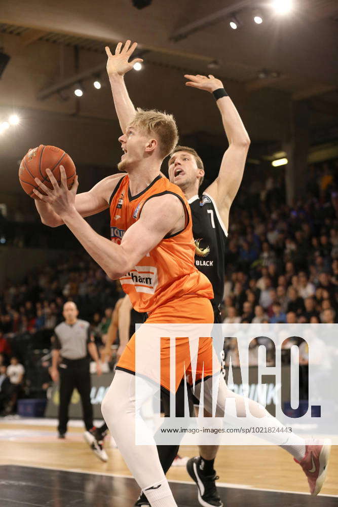 on the ball Antonio DORN Ulm against Lukas Meisner Towers Basketball ...