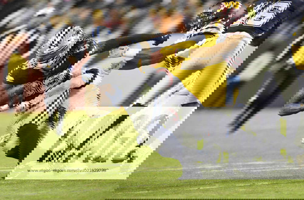 LANDOVER, MD - JANUARY 08: Cowboys wide receiver CeeDee Lamb (88) is ...