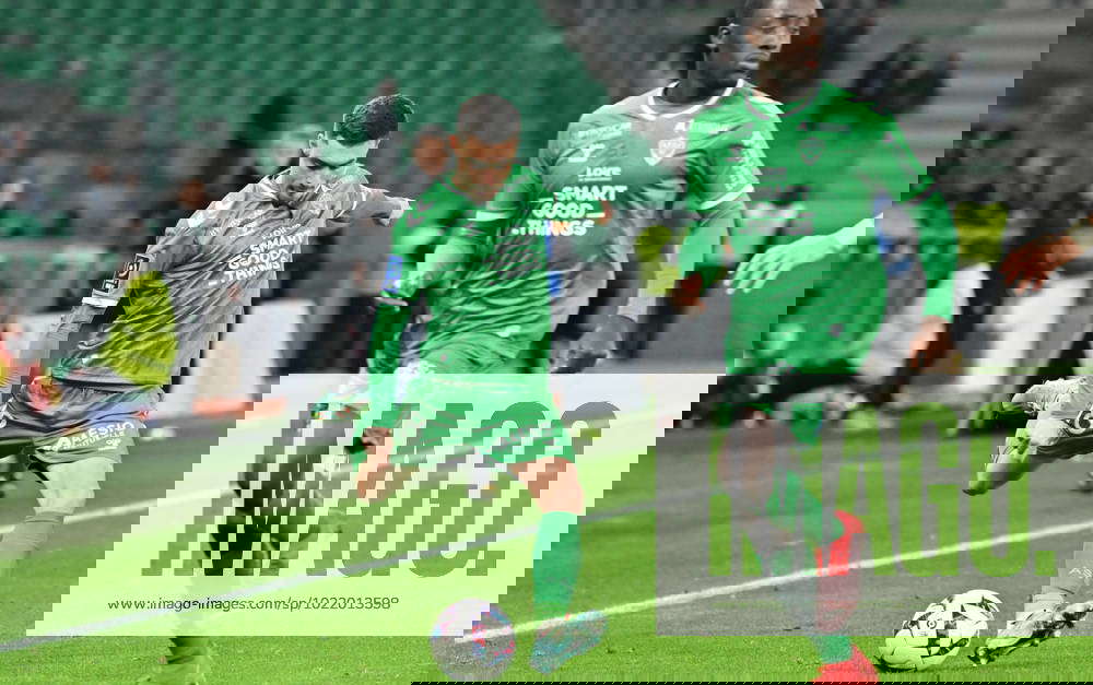 Mathieu Cafaro (saint-etienne) FOOTBALL : AS Saint-Etienne vs Stade ...