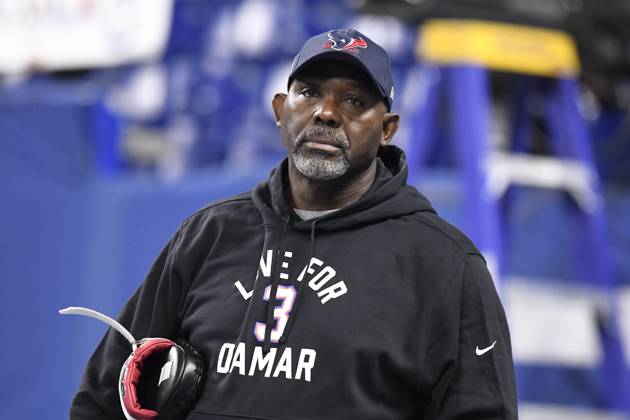 INDIANAPOLIS, IN - JANUARY 08: Houston Texans offensive line coach ...