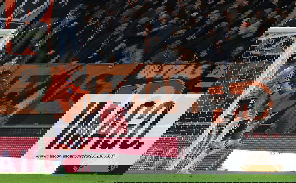 Joie des joueurs de Lorient apres le but de Dango OUATTARA - FOOTBALL ...