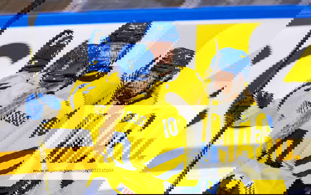 230112 Isabelle Leijonhielm of Sweden celebrate with Linnea Natt och ...