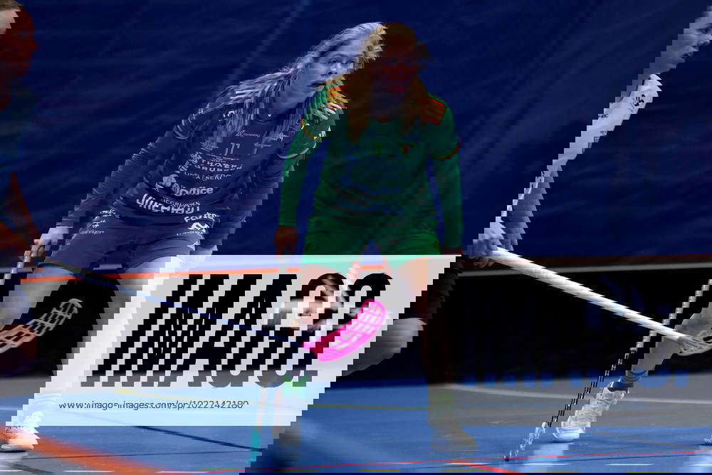 230112 Thorengruppens Maja Viström during the floorball match in the ...