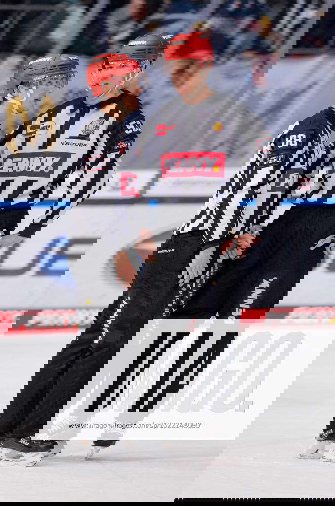 Linesman Tim Heffner and Linesman Joshua Roemer EHC Red Bull Muenchen ...