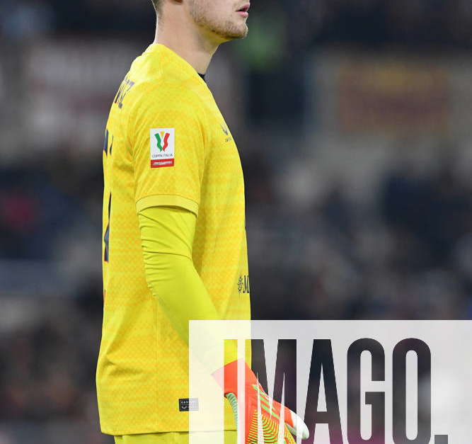 Josep Martinez of Genoa during football Italy cup Match, Stadio ...