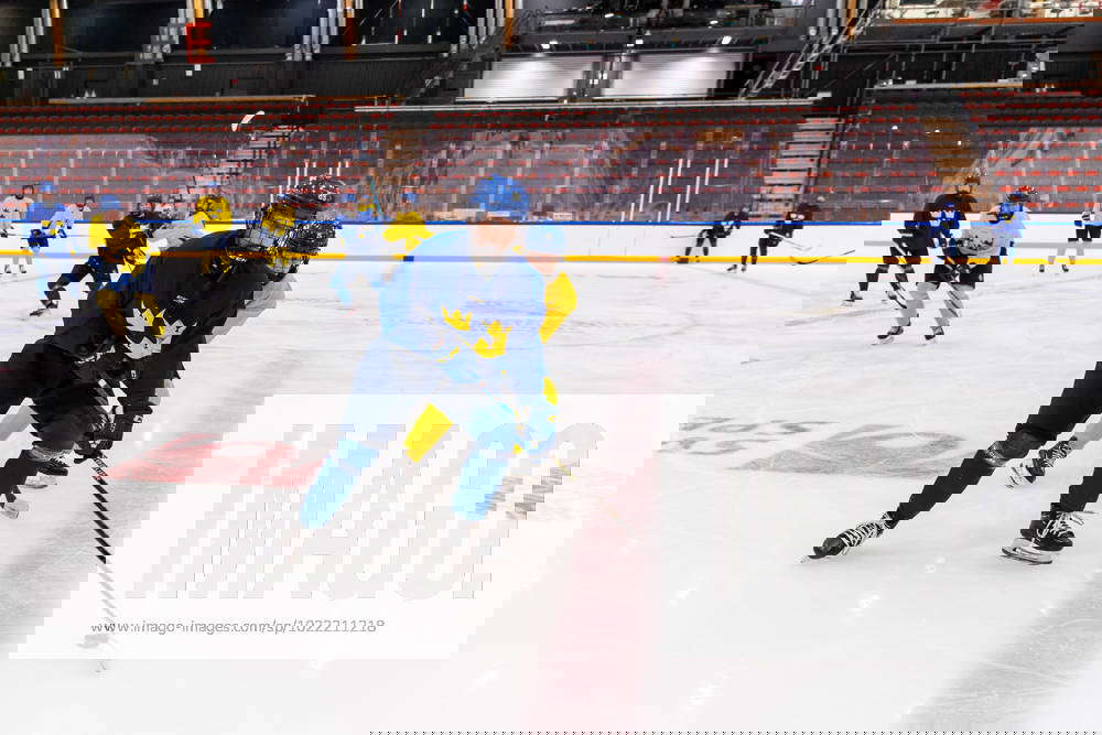 230113 Stella Lindell and Emilia Bergeby Hallbeck of Sweden at a ...