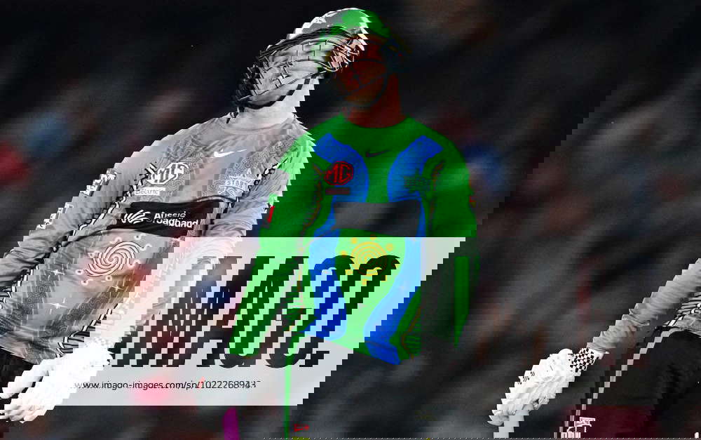 CRICKET BBL RENEGADES STARS, Tom Rogers of the Melbourne Stars reacts ...