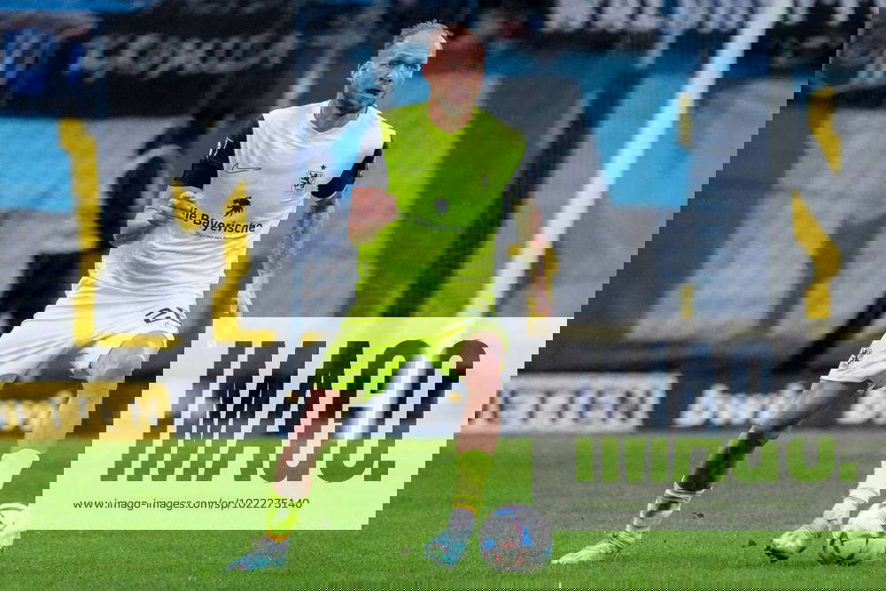 Raphael Holzhauser TSV 1860, 26 , on the ball, crop, full body, single ...