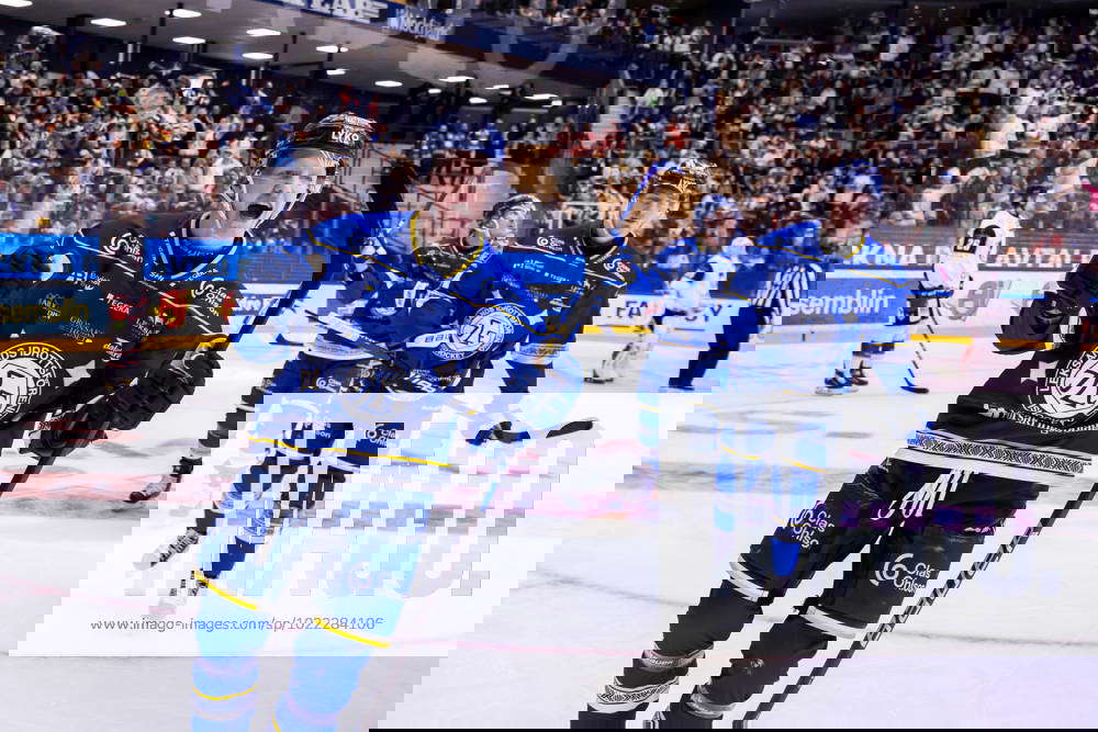 Leksands Emil Heineman cheers after 1 0 during the ice hockey match in the SHL between Leksand and