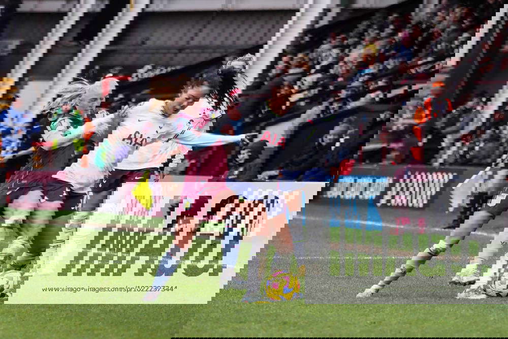 Walsall, England, January 14th 2023: Laura Blindkilde Brown (19 Aston ...