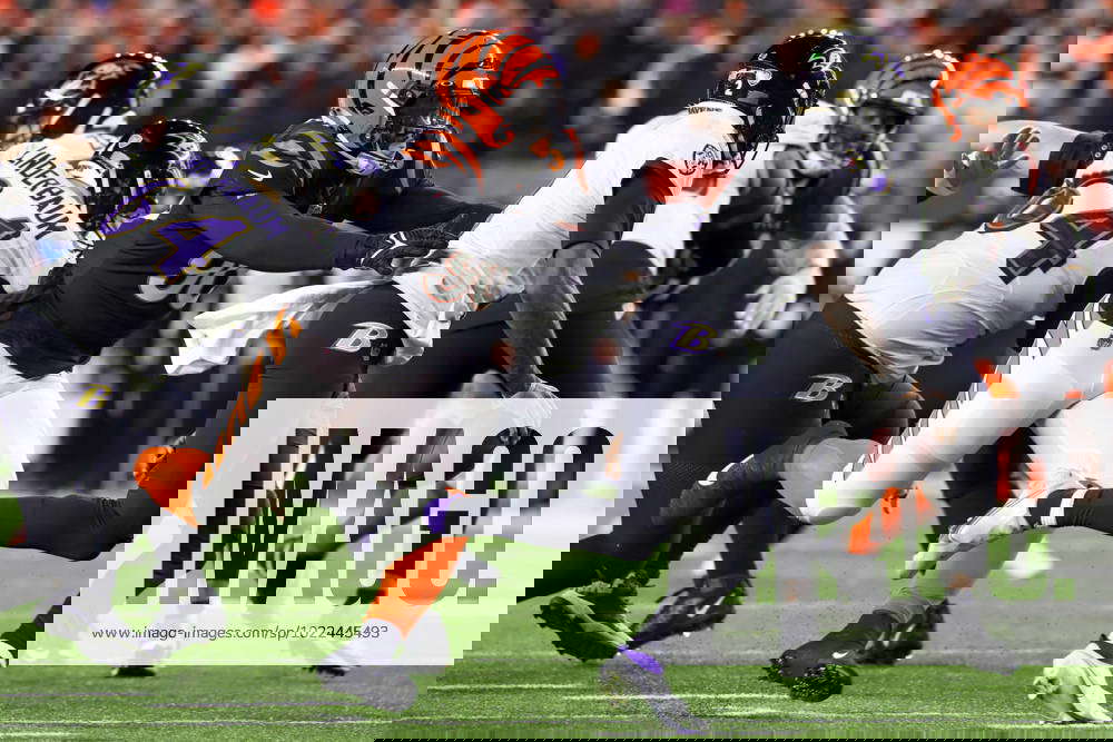 January 15, 2023: Cincinnati Bengals DE Cam Sample (left) tries to ...