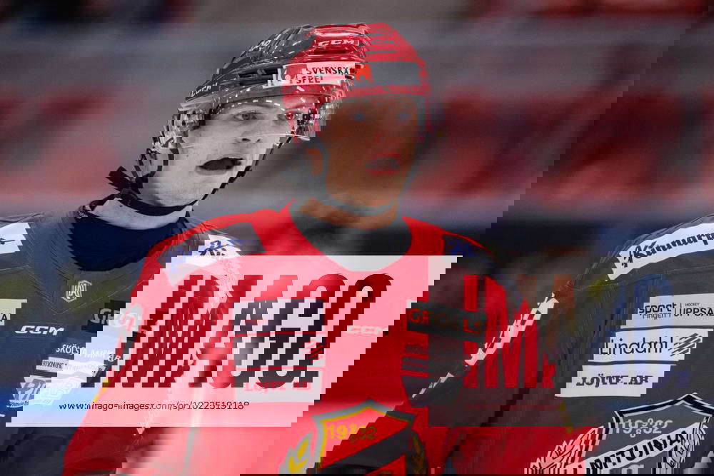 230118 Almtunas Adam Hofbauer during the ice hockey match in the ...